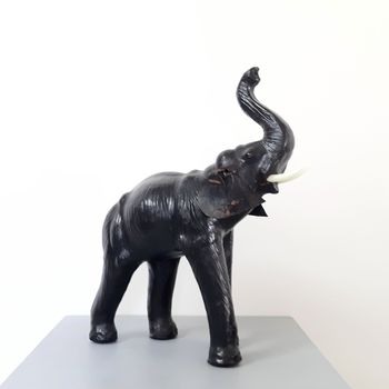 Qf31 – Lederen Olifant – Leather Elephant | Beeldje | Reliving