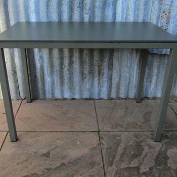 Klein Vintage Tafel/ Bureau Gispen | Bureau | Vintage | Reliving