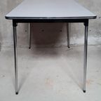 Bekijk Grote Vintage Tafel Formica Tafel Uit De Jaren 60 op Reliving 🤩