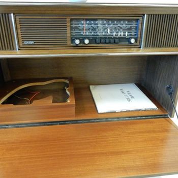 Vintage Kast Jaren70 Lp Kast Radio Audio Meubel Dressoir | Dressoir ...